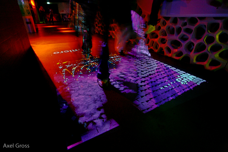 Cocoon Club startet mit interaktiver Bodenprojektion in die Partysaison